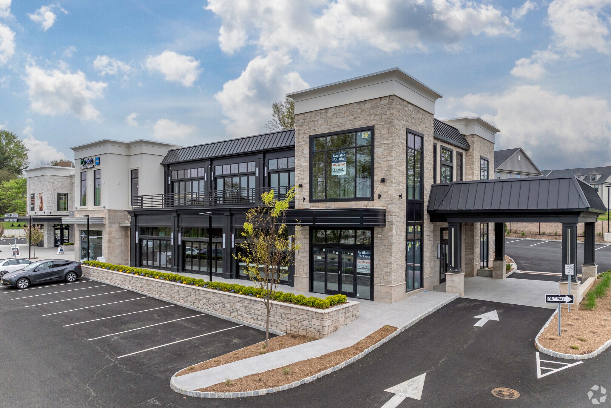 558 E Crescent Ave, Upper Saddle River, NJ 07458 - The District at Upper Saddle River | LoopNet