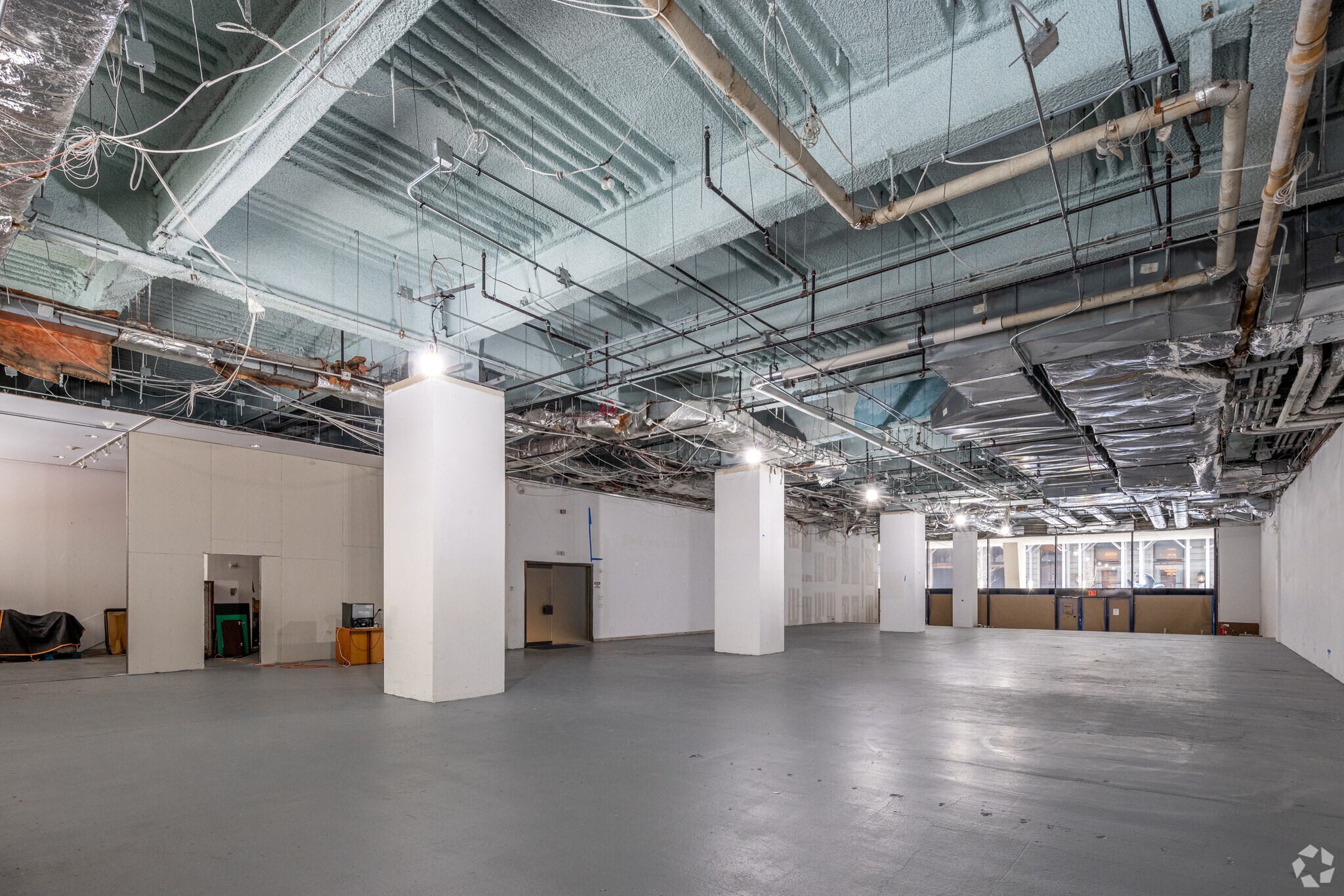 9 W 57th St, New York, NY 10019 - 9W57 | LoopNet