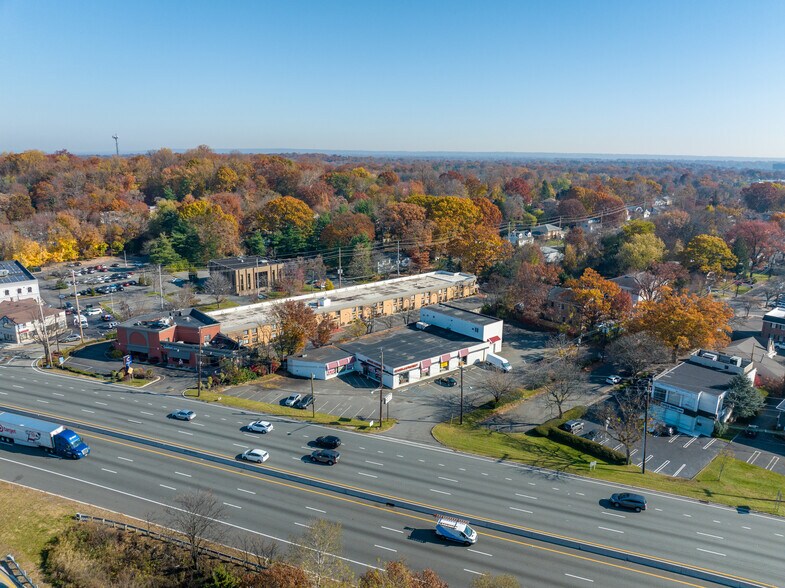 42 N State Route 17, Paramus, NJ 07652 - Retail for Sale | LoopNet