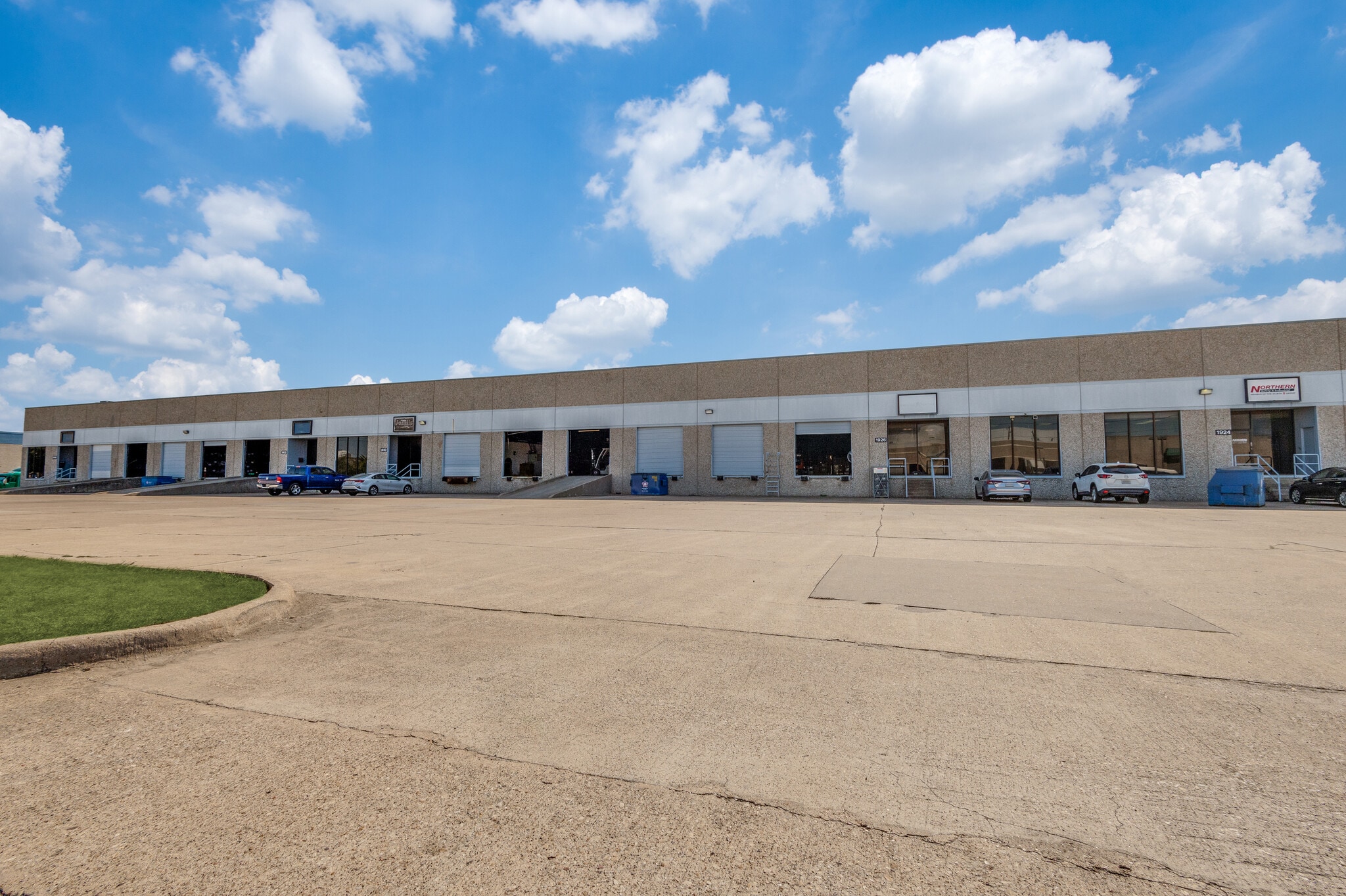 1922-1938 N Great Southwest Pky, Grand Prairie, TX 75050 - Industrial for Lease | LoopNet