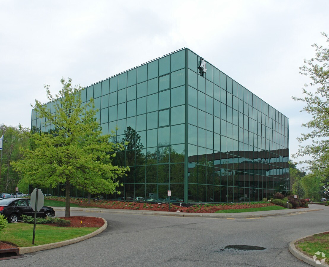 4 Executive Blvd, Suffern, NY 10901 | LoopNet