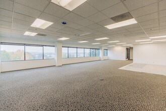 5 Centerpointe Dr, Lake Oswego, OR 97035 - 5 Centerpointe | LoopNet