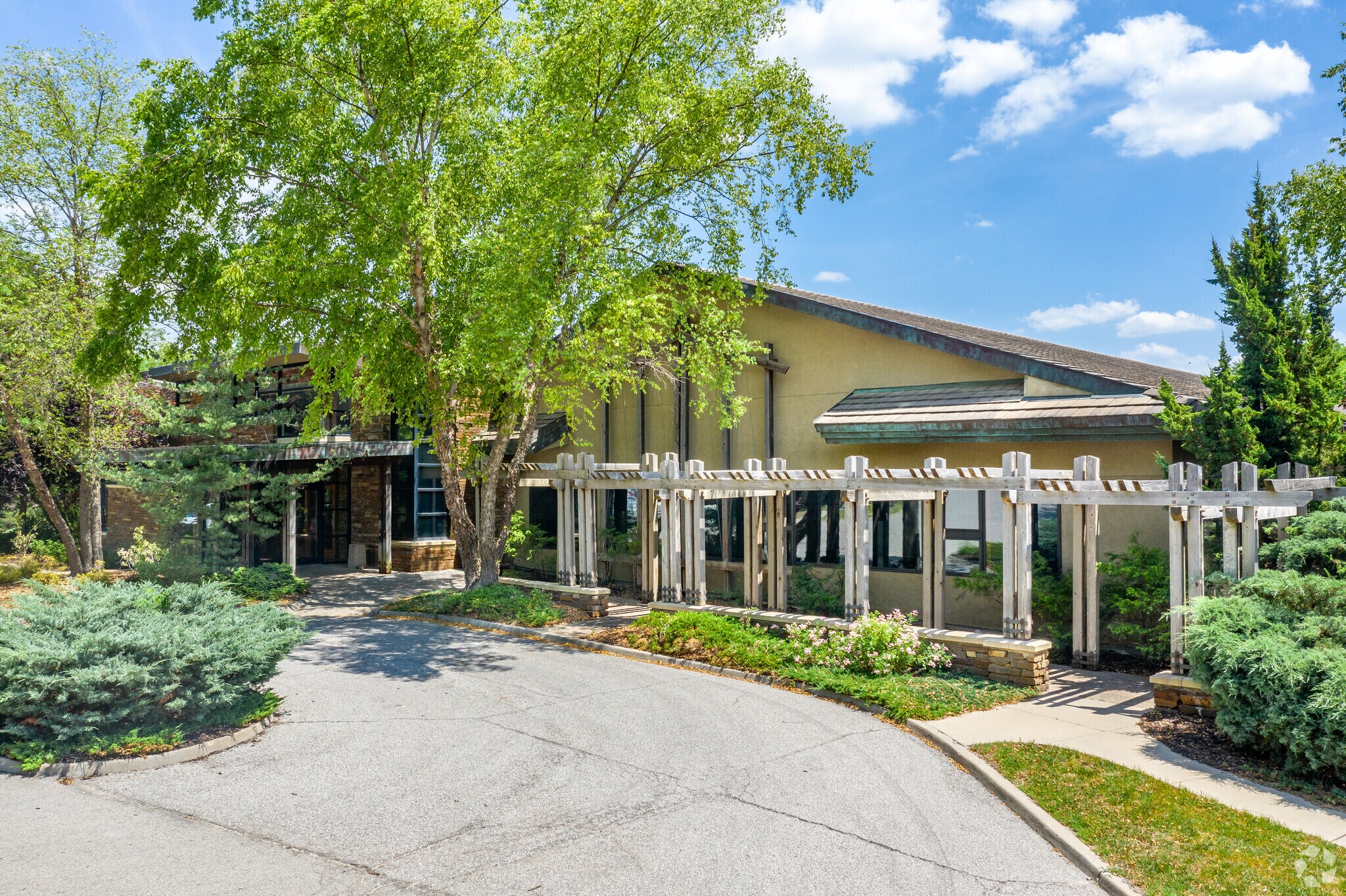 25501 W Valley Pky, Olathe, KS 66061 - Cedar Creek Corporate Park | LoopNet