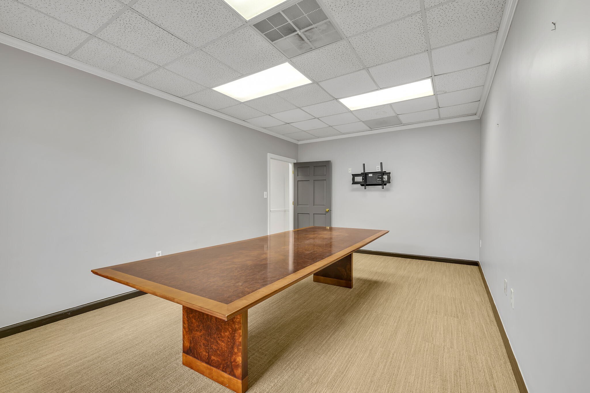 229 Ward Cir, Brentwood, TN 37027 - Ste B22 | Paddock 1 | LoopNet 229 Ward Cir, Brentwood, TN 37027 - Ste B22 | Paddock 1 | LoopNet