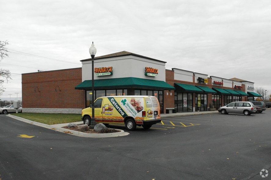 4113 W Shamrock Ln, Mchenry, IL 60050 | LoopNet