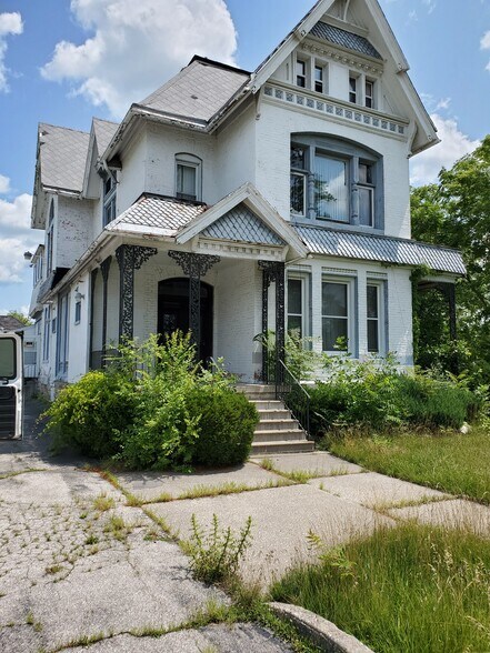 1026 E Genesee Ave, Saginaw, MI 48607 - Specialty for Sale | LoopNet