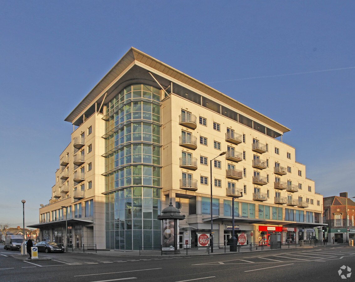 67-79 Station Rd, Edgware, HA8 7HU | LoopNet