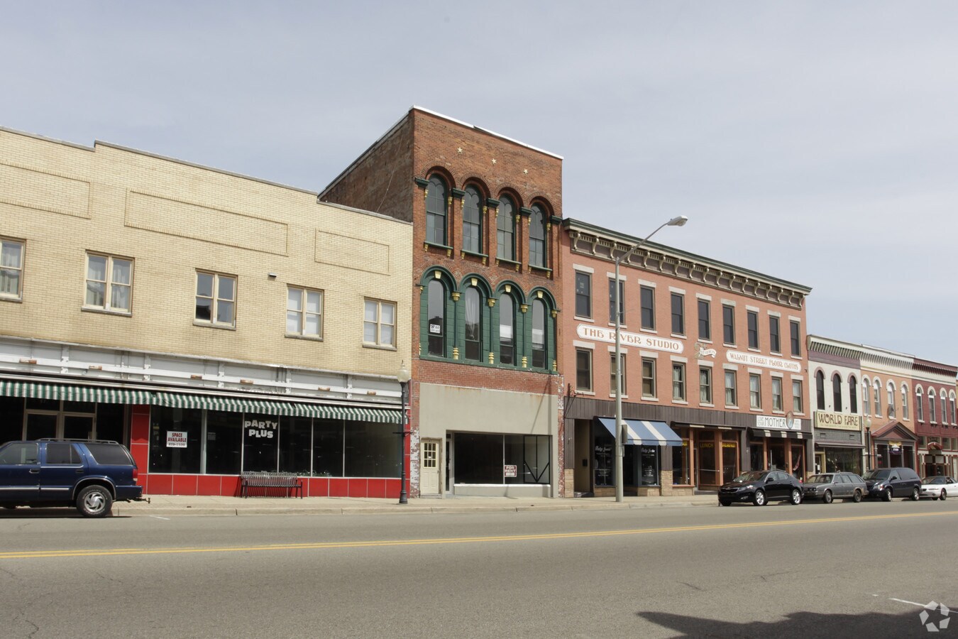 45 N Main St, Three Rivers, MI 49093 | LoopNet