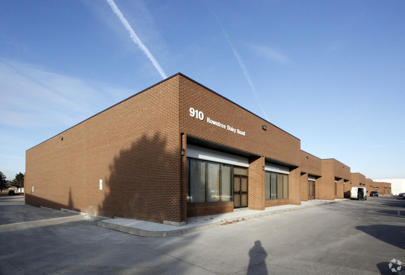 910 Rowntree Dairy Rd, Vaughan, ON L4L 5W6 | LoopNet