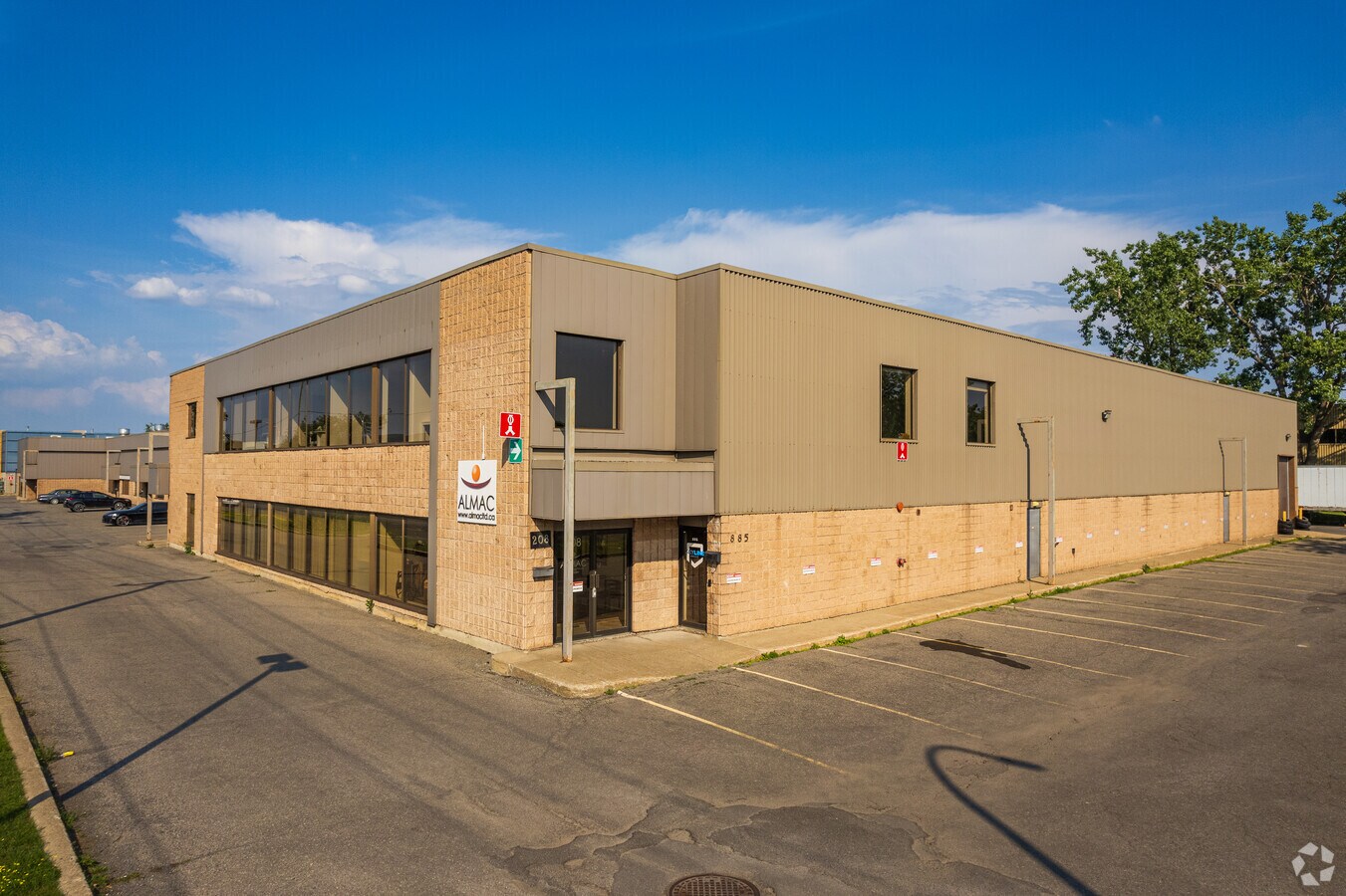 194 208 Boul Brunswick Pointe Claire Qc H9r 5p9 Loopnet