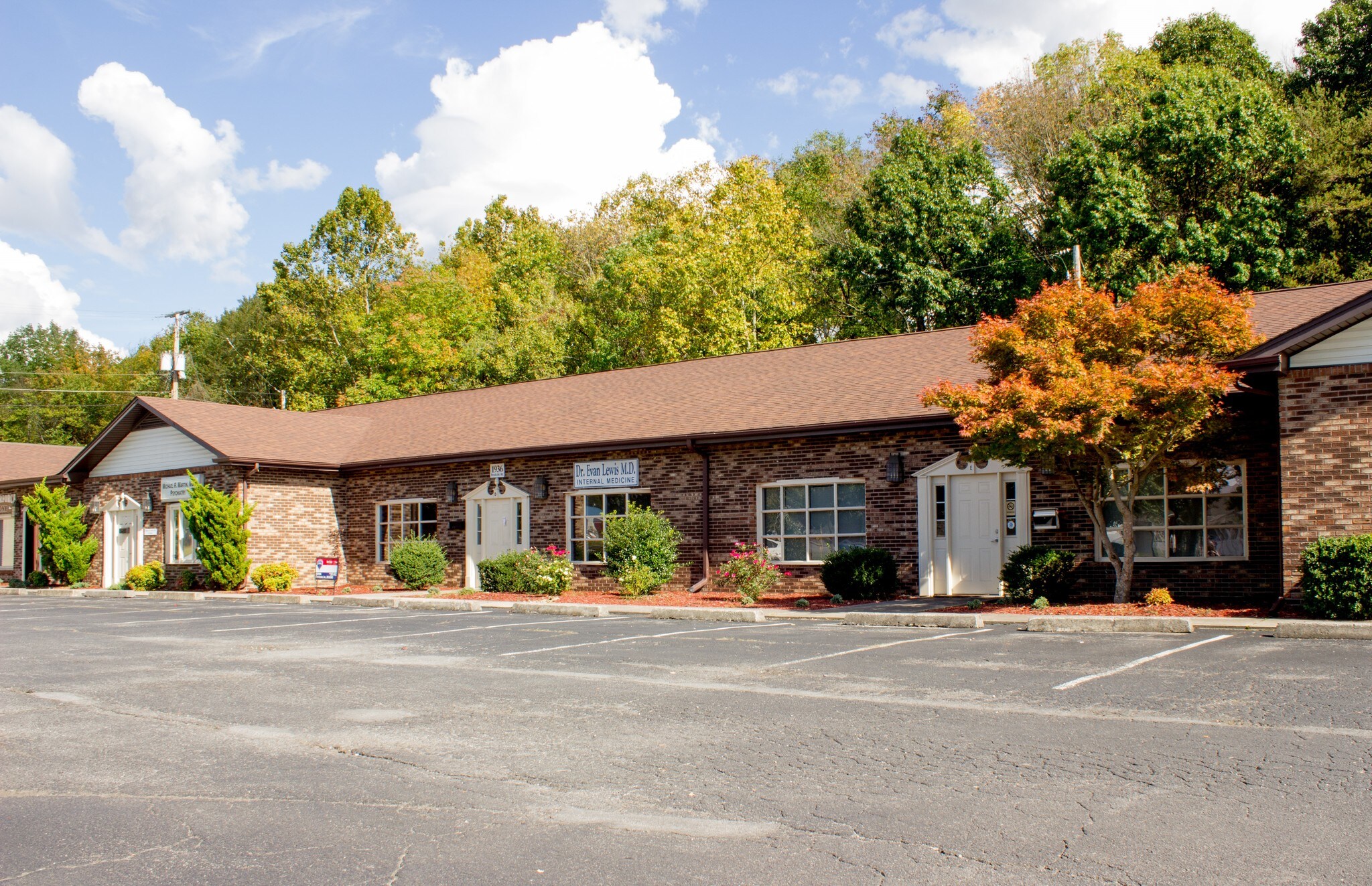 1936 Brookside Dr, Kingsport, TN 37660 | LoopNet 1936 Brookside Dr, Kingsport, TN 37660 | LoopNet