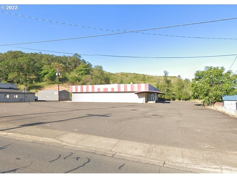 1028 NE Stephens St, Roseburg, OR 97470 | LoopNet