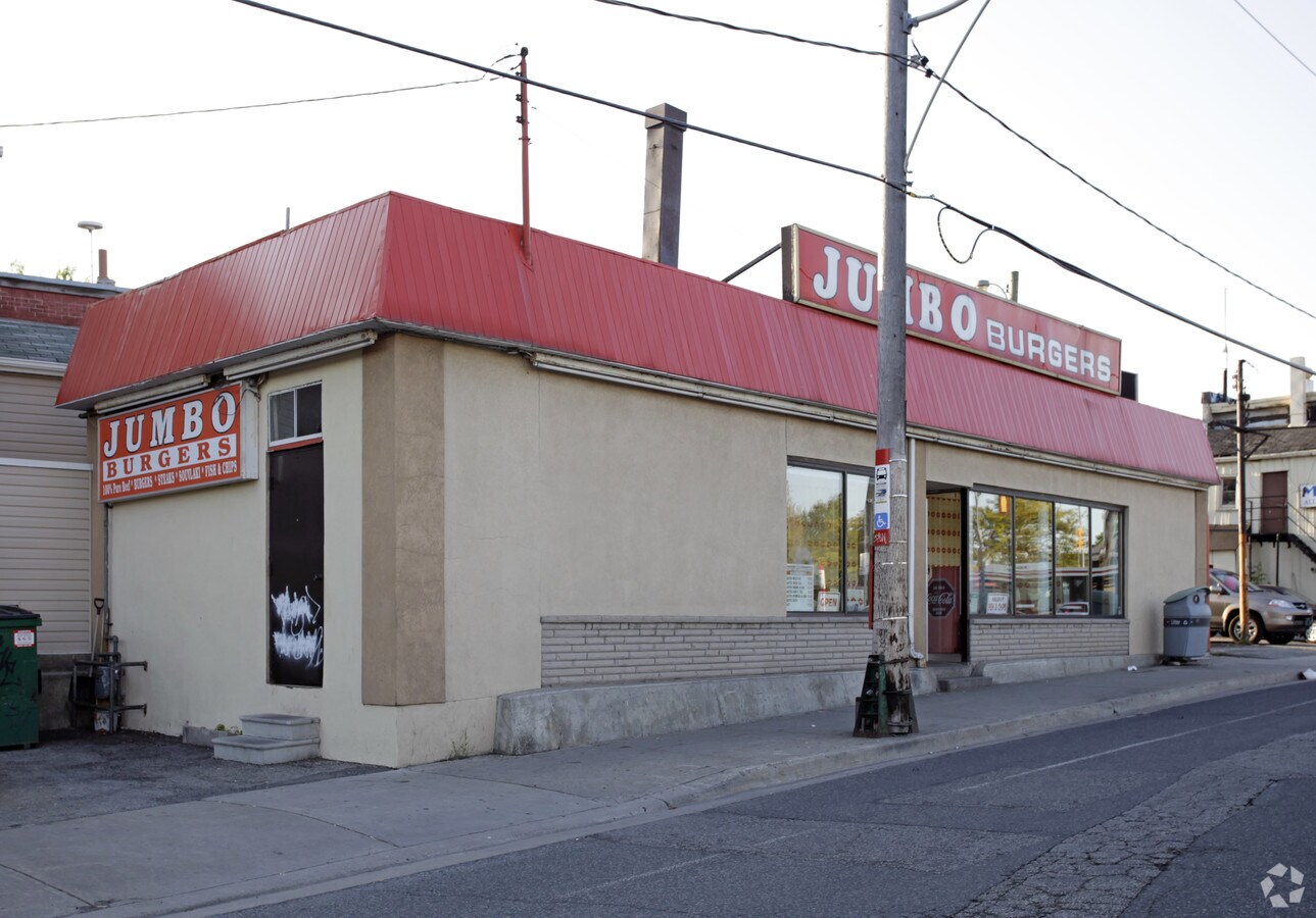 685 Runnymede Rd, Toronto, ON M6S 3A4 - Retail for Sale | LoopNet