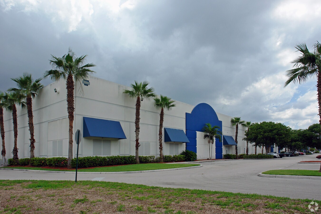 9950 NW 17th St, Miami, FL 33172 - Bldg 4 | LoopNet