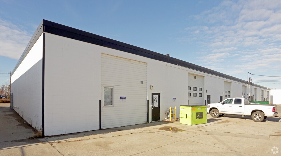 5817 Gateway Blvd NW, Edmonton, AB T6H 2H3 - Flex for Lease | LoopNet