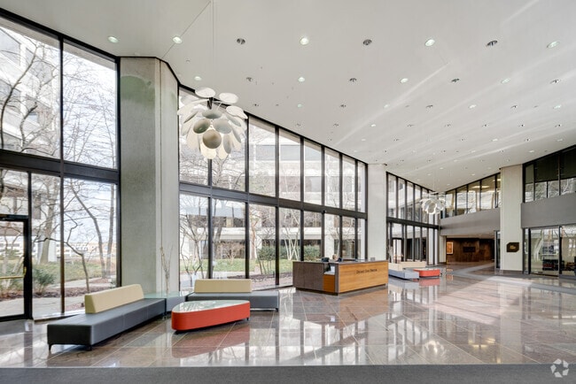 JLL - Chicago Commercial Listings & Brokers | LoopNet