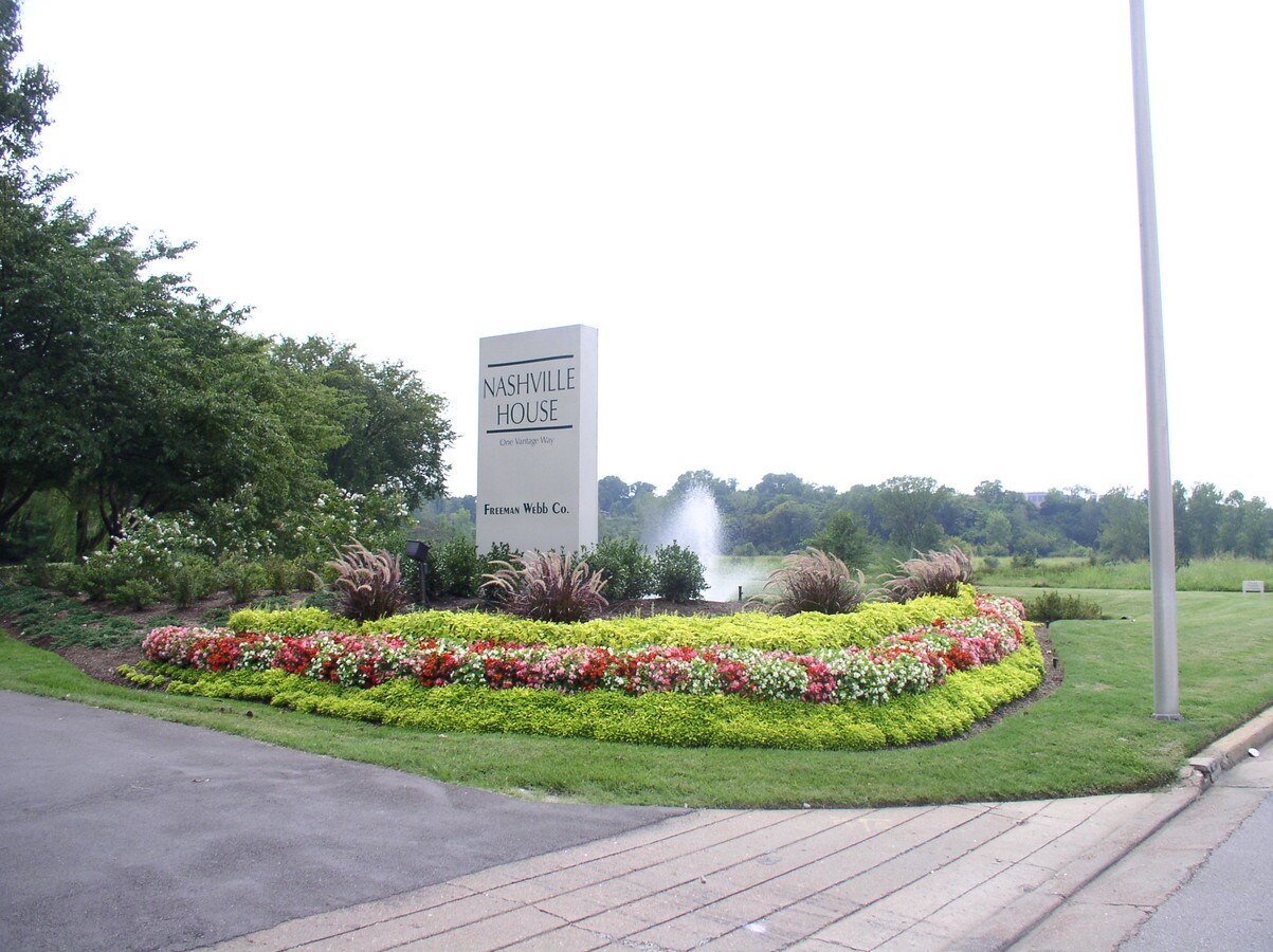 1 Vantage Way, Nashville, TN 37228 - Office for Lease | LoopNet.com