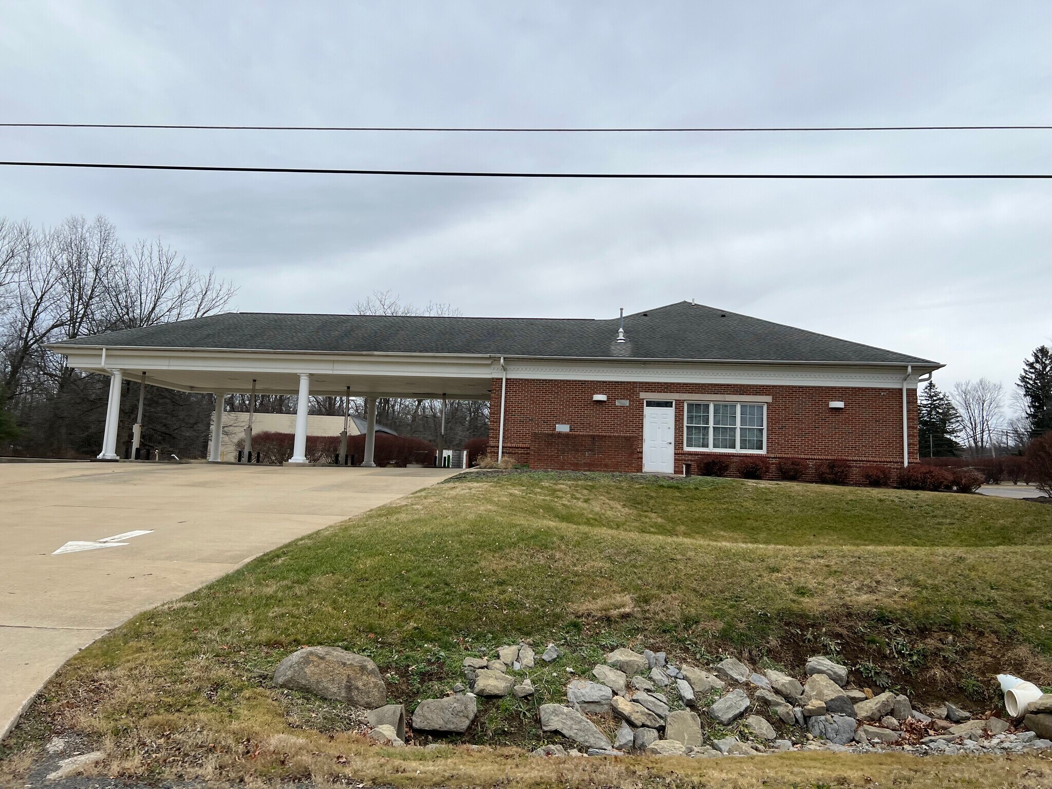6020 Manchester Rd, Akron, OH 44319 - Former Bank Building For Sale or ...