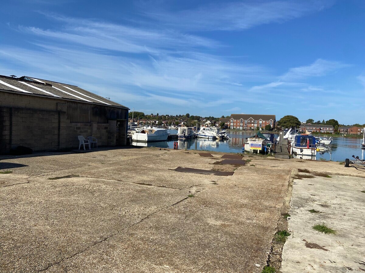 29-33 Vespasian Rd, Southampton, SO18 1AY | LoopNet