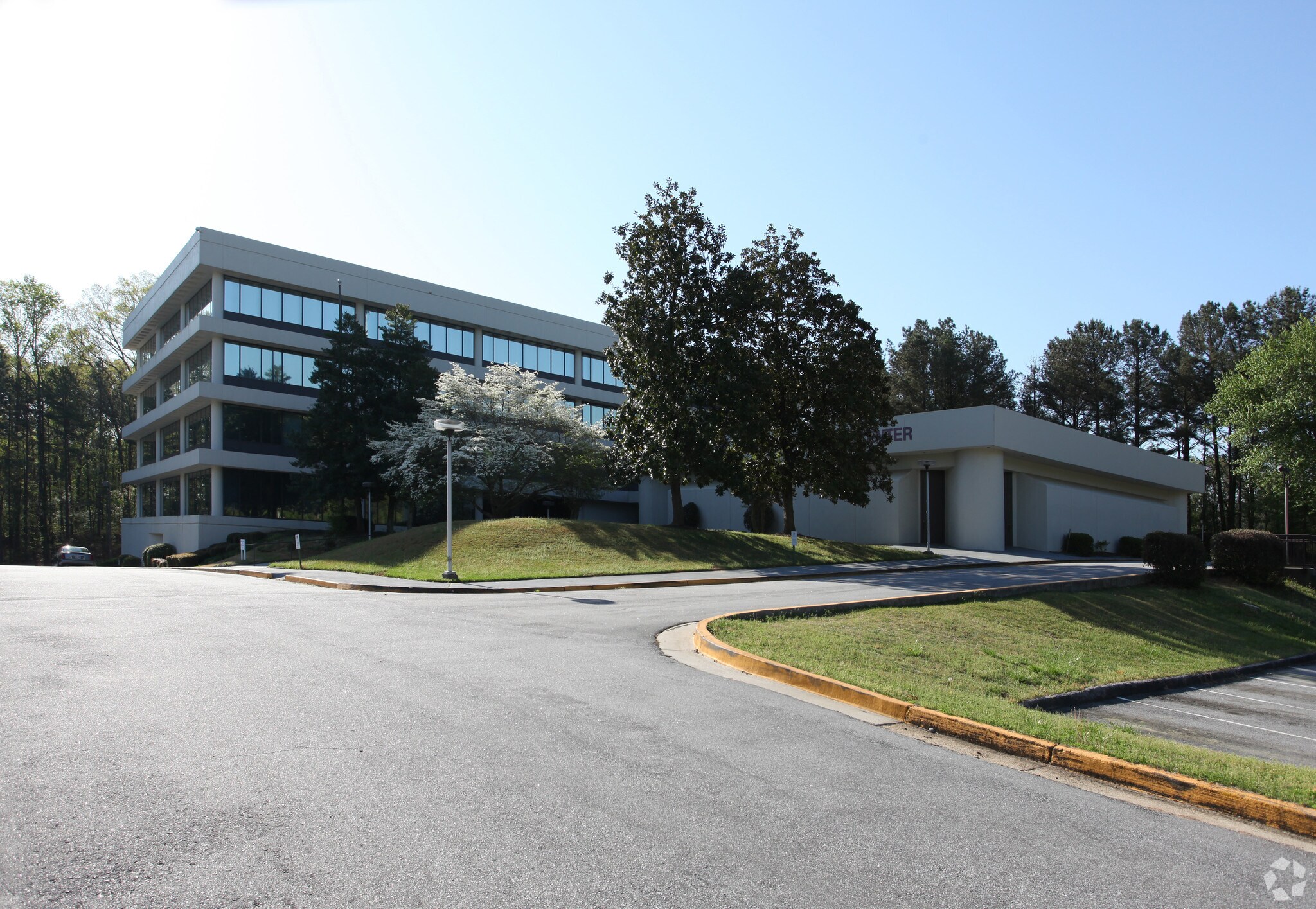 3951 Snapfinger Pky, Decatur, GA 30035 - Omega World Center | LoopNet