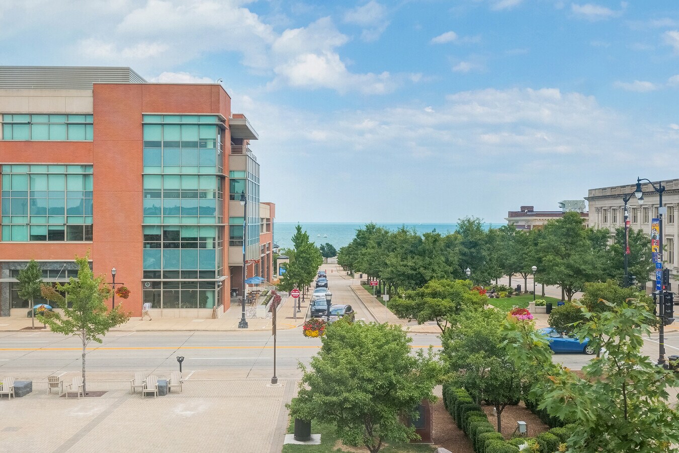 524 Monument Sq, Racine, WI 53403 | LoopNet