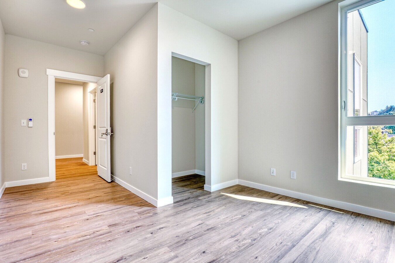 207 10th E ave, Seattle, WA 98102 - Multifamily for Sale | LoopNet