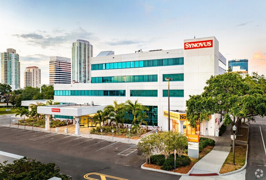 333 3rd Ave N, Saint Petersburg, FL 33701 - Synovus Bank Building | LoopNet