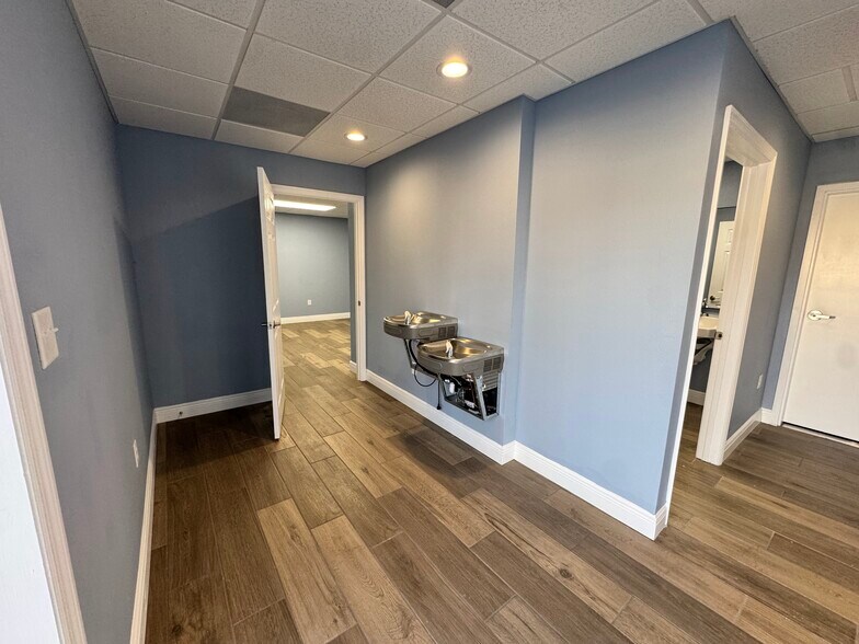 2575 Rescue Wy, Brooksville, FL 34604 - 12000 SQ FT BY 24 FT HEIGHT HANGAR 2 OFFICES | LoopNet