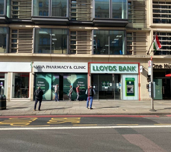 102-102A Brompton Rd, London, SW3 1JJ - Retail for Lease | LoopNet