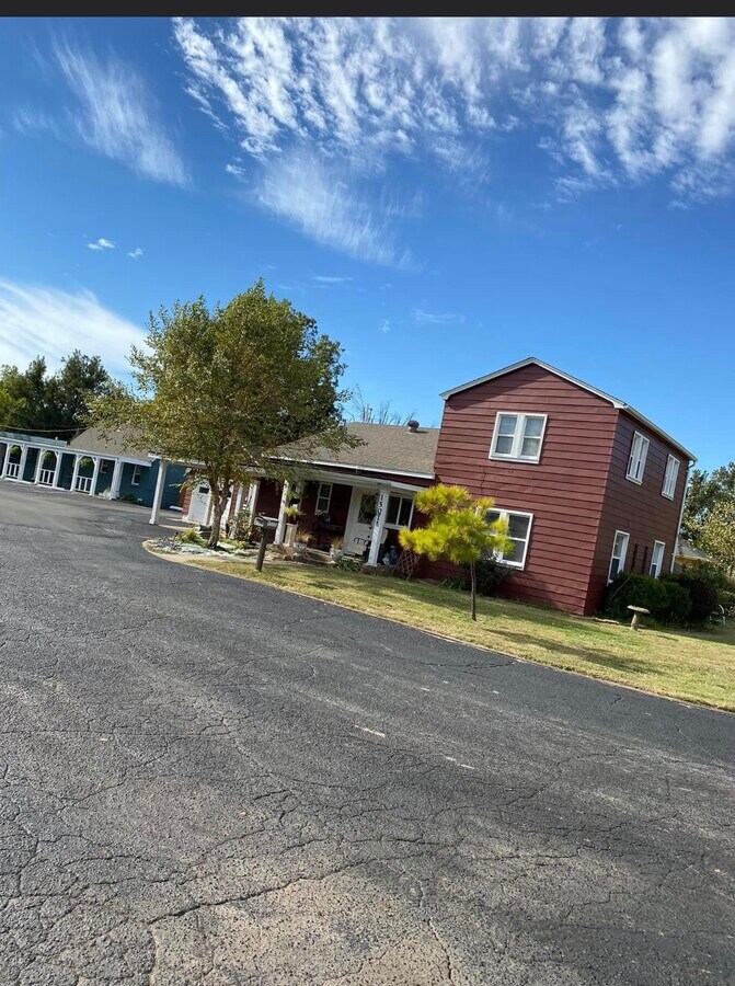 1501 E North Ave, Tonkawa, OK 74653 | LoopNet
