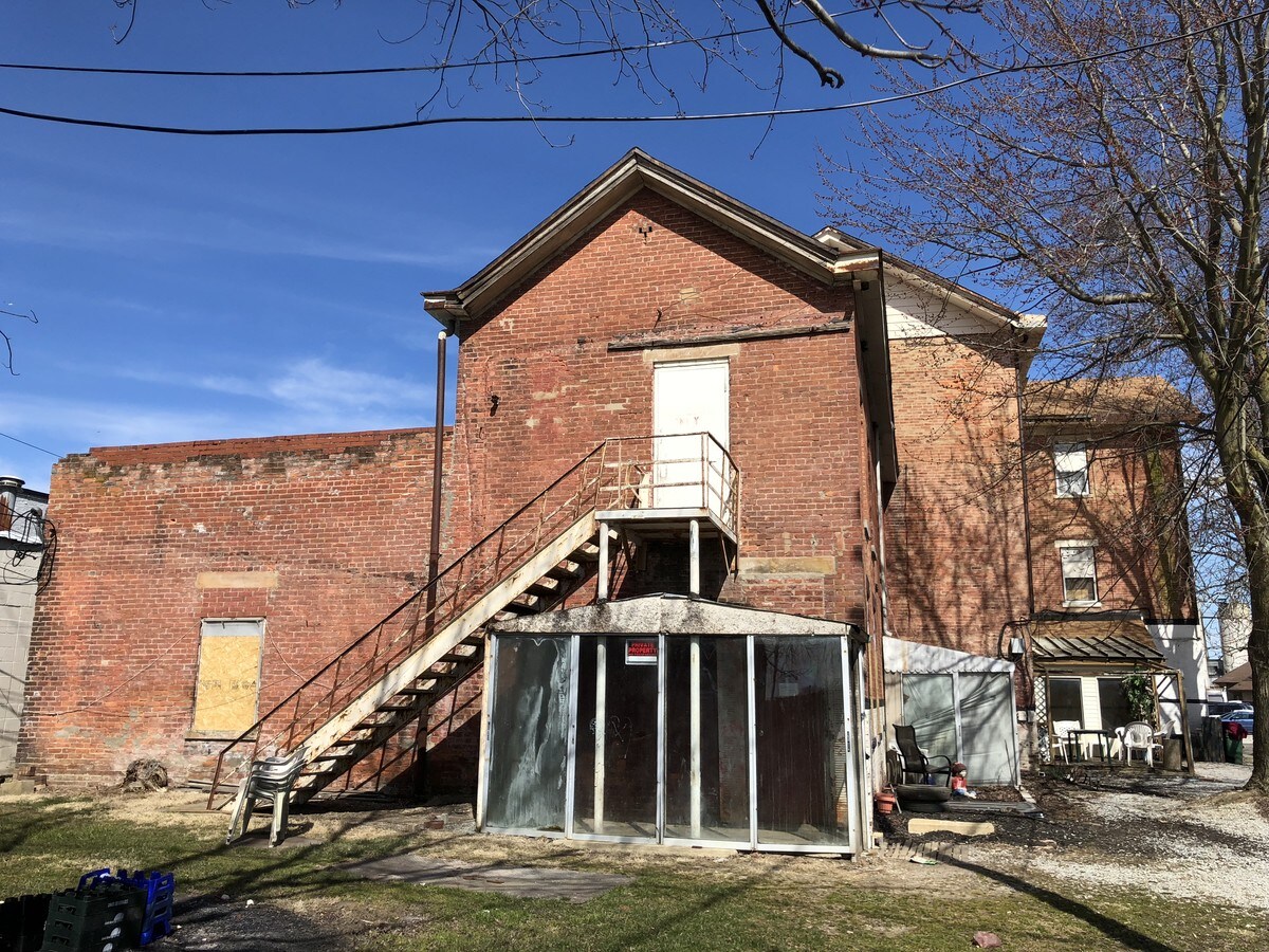 137 S Main St, London, OH 43140 | LoopNet