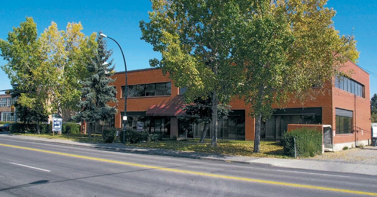 2028 10 St NW, Calgary, AB T2M 3M2 | LoopNet