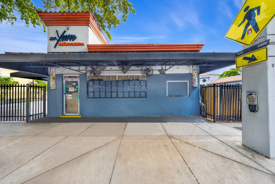 1945 SW 8th St, Miami, FL 33135 | LoopNet