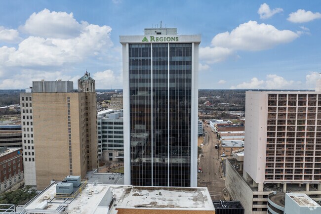 CBRE - Dallas Commercial Listings & Brokers | LoopNet