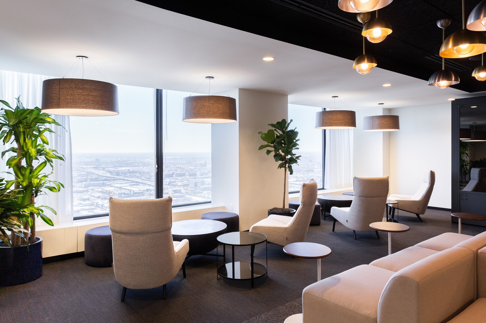 233 S Wacker Dr, Chicago, IL 60606 - Industrious Willis Tower | LoopNet