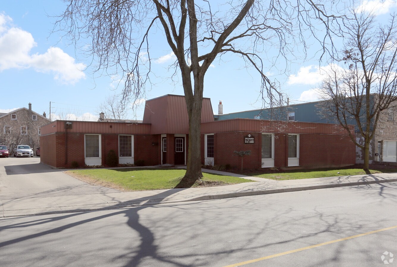 11 George St S, Cambridge, ON N1S 2N3 | LoopNet