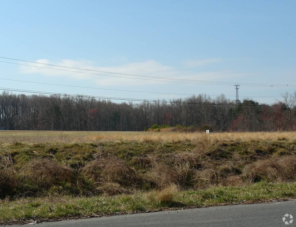 Durwood Ct, Reidsville, NC 27320 | LoopNet Durwood Ct, Reidsville, NC 27320 | LoopNet