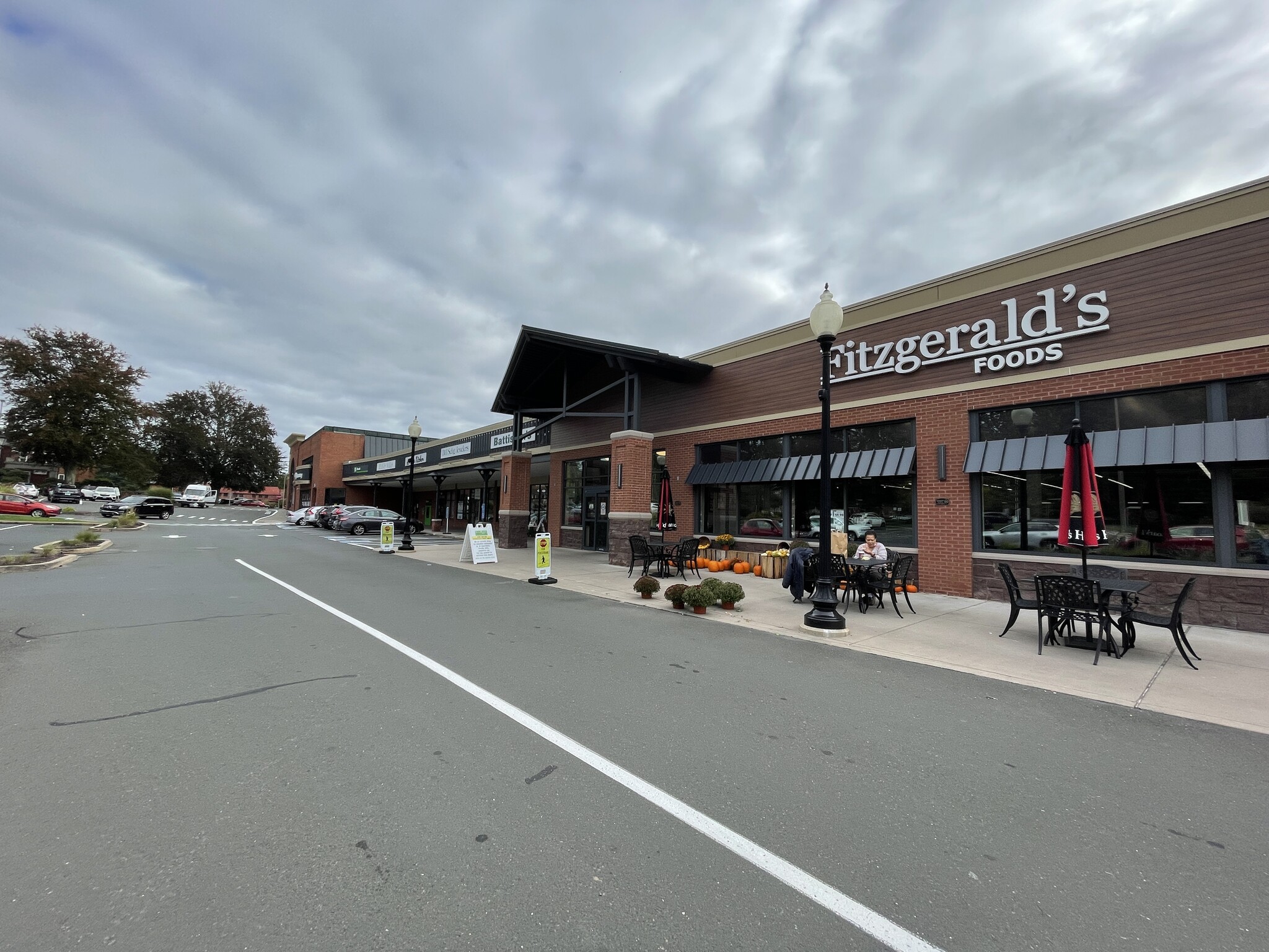 700-720 Hopmeadow St, Simsbury, CT 06070 - Drake Hill Mall | LoopNet