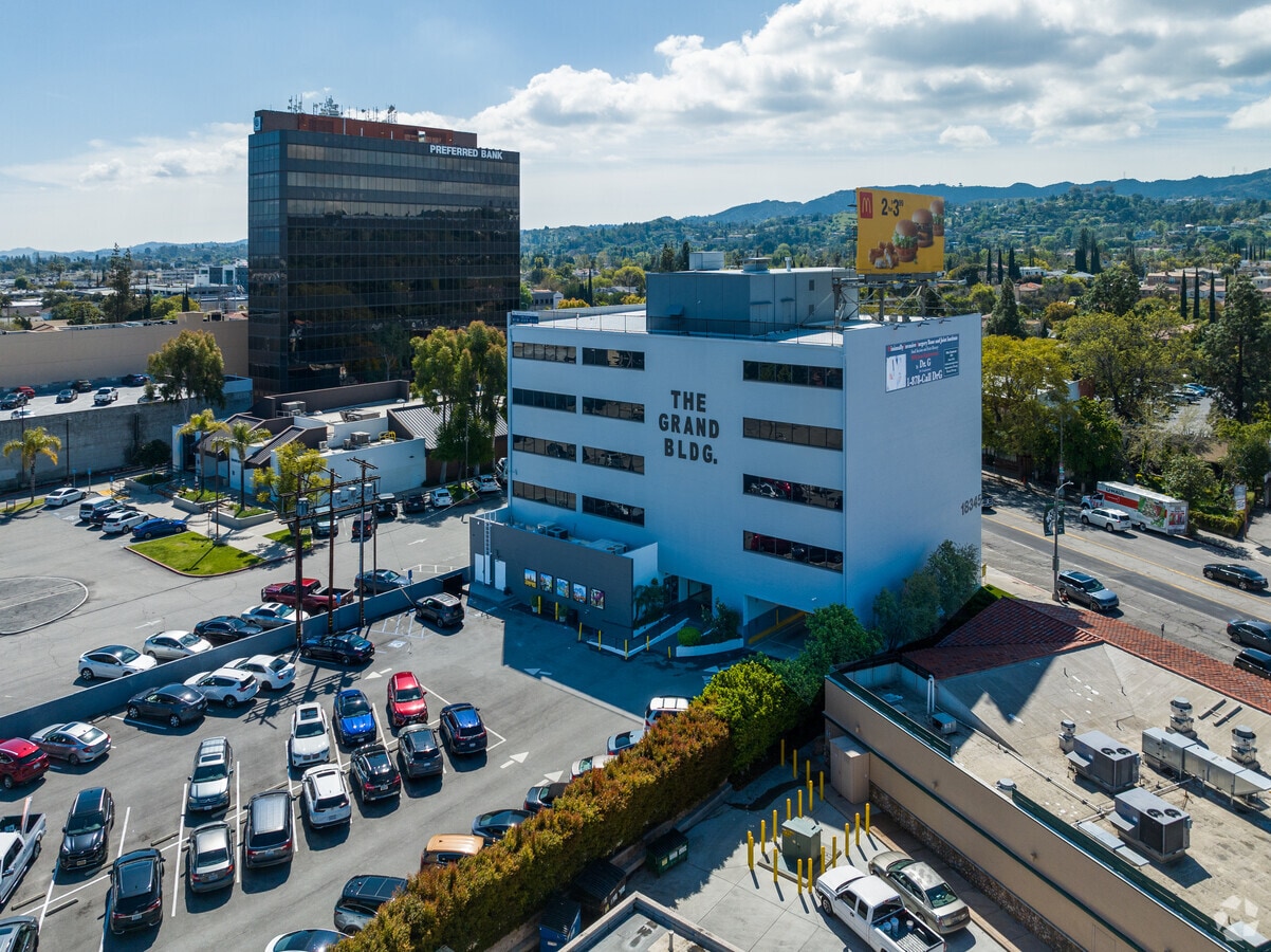 18345 Ventura Blvd, Tarzana, CA 91356 | LoopNet