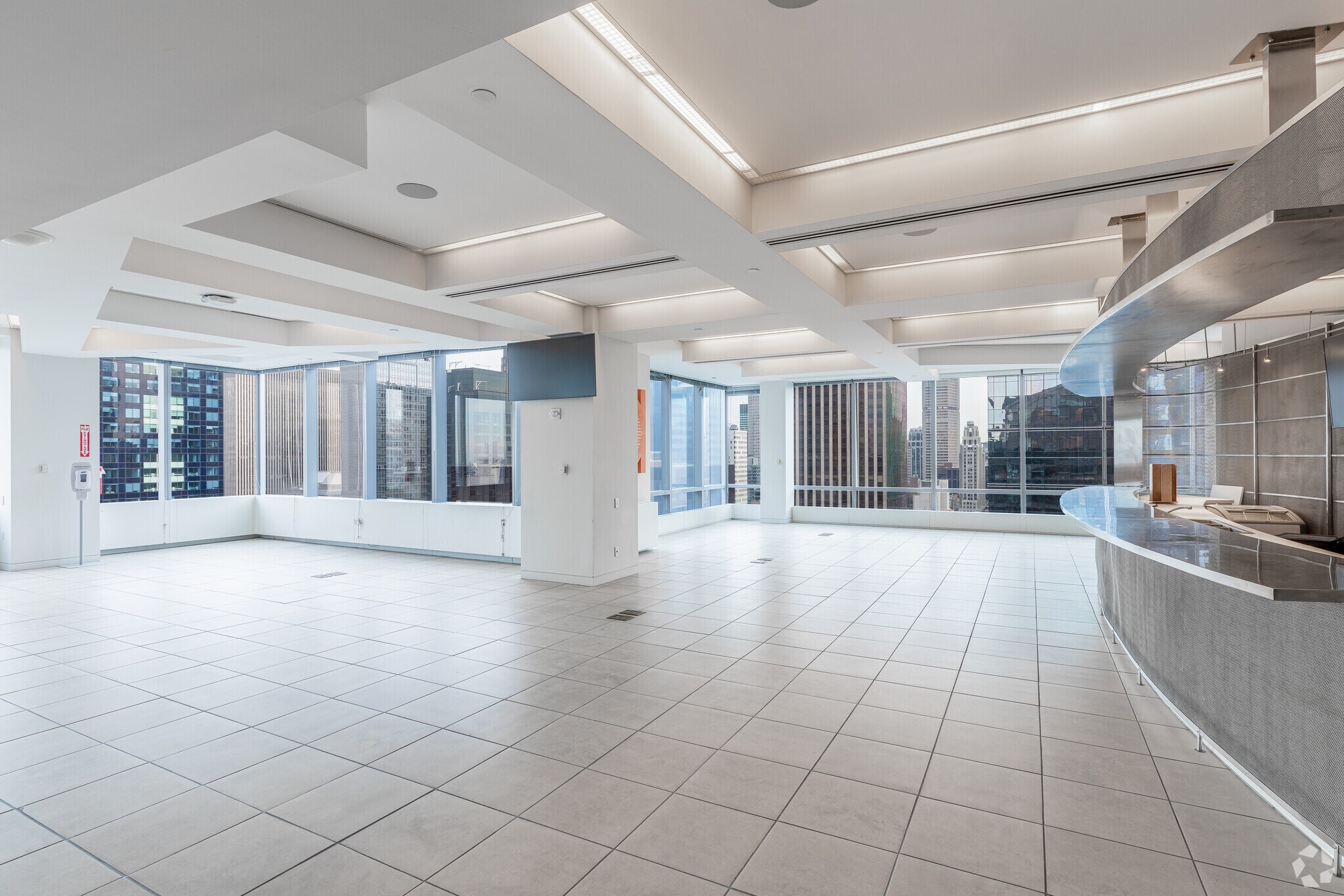 3 Times Sq, New York, NY 10036 - 3 Times Square | LoopNet