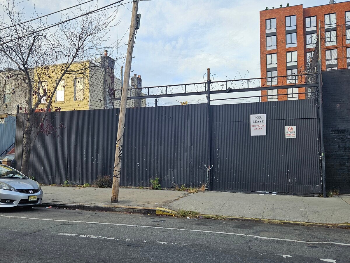 887 Dean St, Brooklyn, NY 11238 | LoopNet