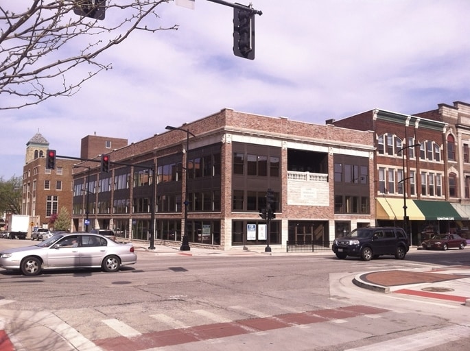 201 N Main St, Decatur, IL 62523 | LoopNet