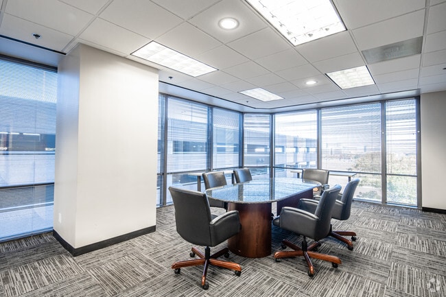 JLL - Dallas Commercial Listings & Brokers | LoopNet