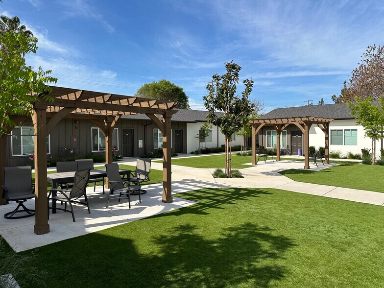 2600 W Rumble Rd, Modesto, CA 95350 - Magnolia Garden Apartments | LoopNet