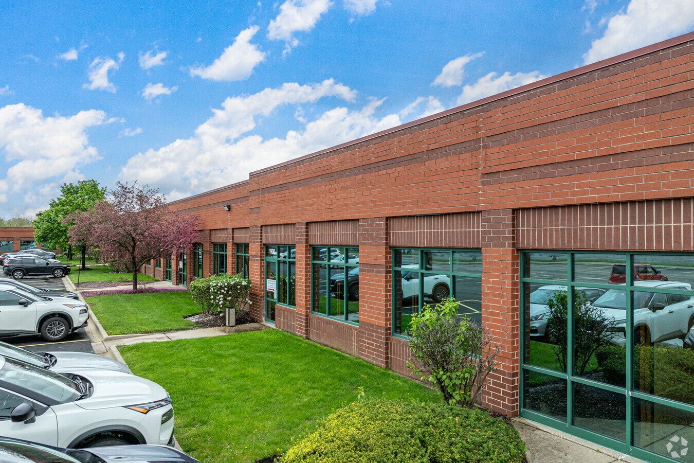 940 S Frontage Rd, Woodridge, IL 60517 | LoopNet