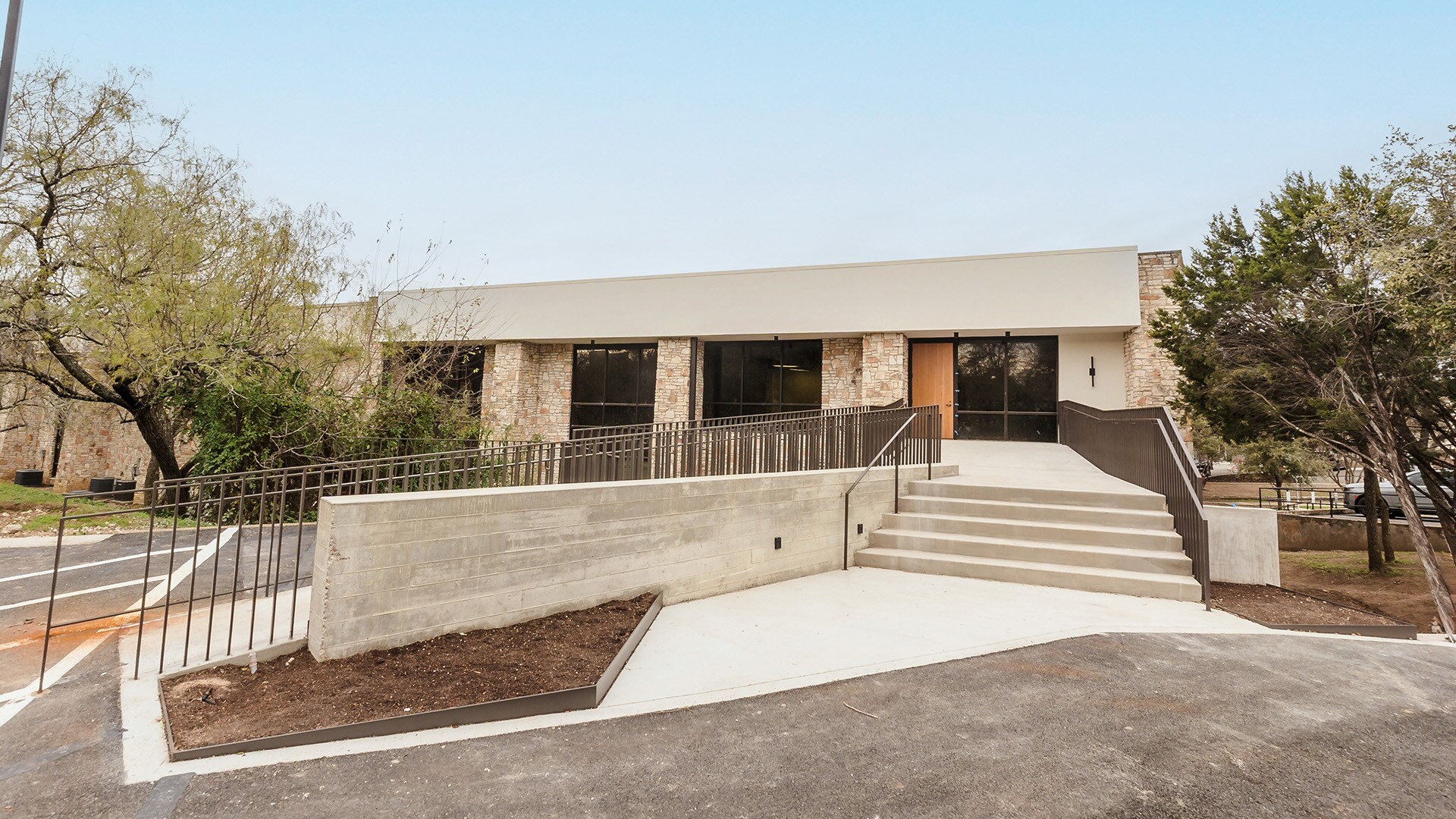 3423 Bee Caves Rd, Austin, TX 78746 - The Greenwood | LoopNet