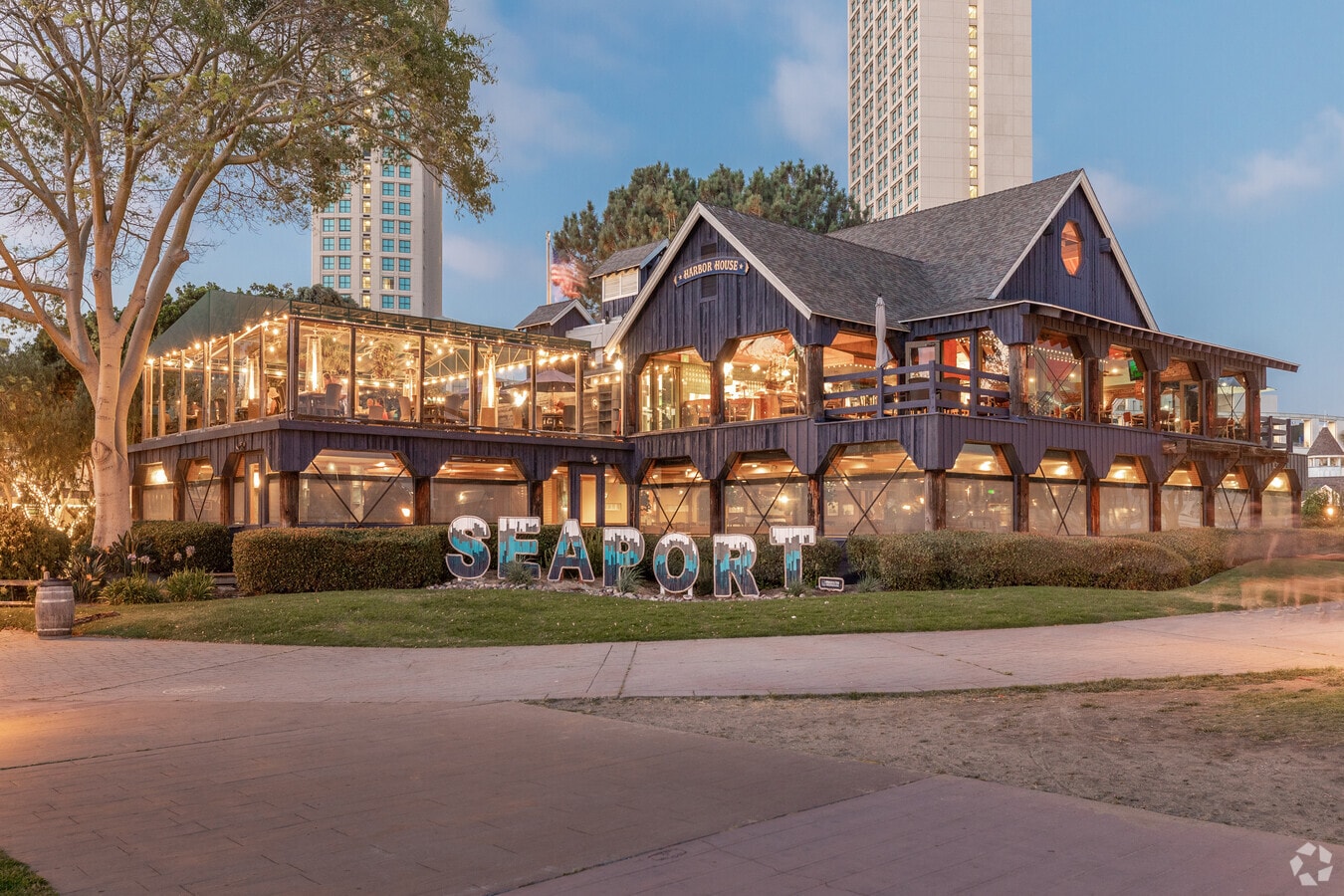 849 W Harbor Dr, San Diego, CA 92101 - Seaport Village San Diego | LoopNet