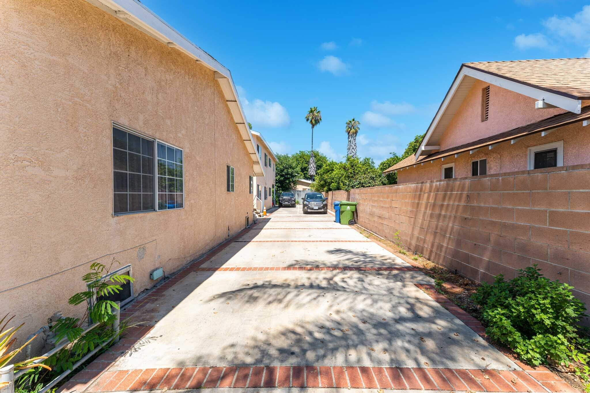 14251-53 14251-53 Vanowen Street, Van Nuys, CA 91405 - Multifamily for Sale | LoopNet