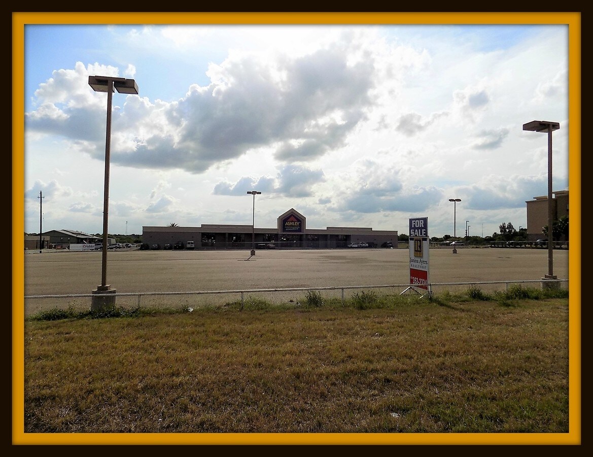 2017 N Veterans Blvd, Eagle Pass, TX 78852 | LoopNet