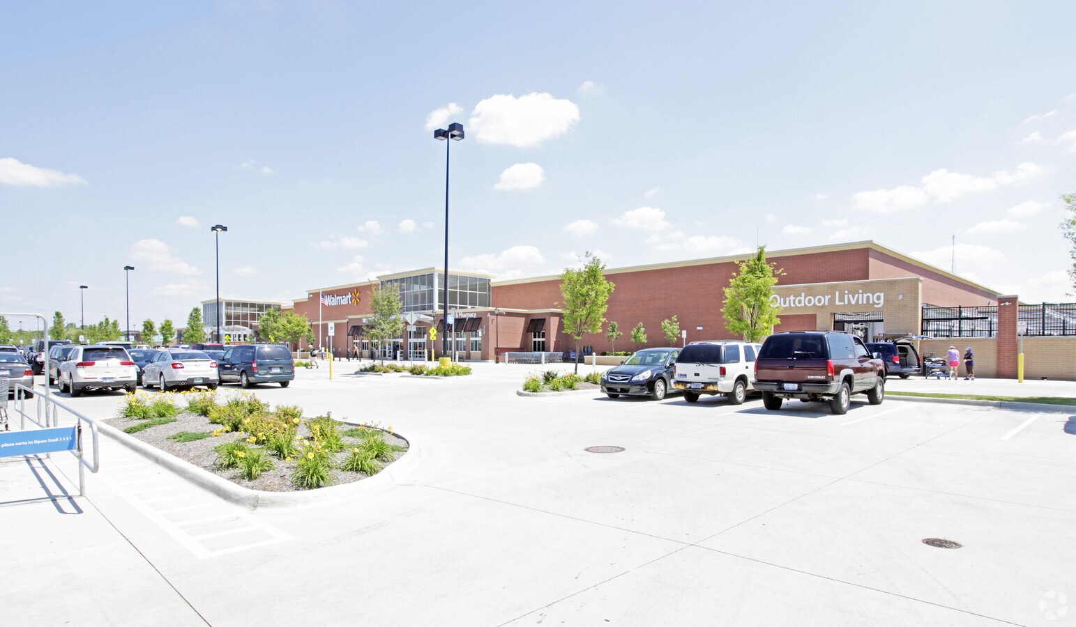 43075-43271 Crescent Blvd, Novi, MI 48375 - Novi Town Center | LoopNet